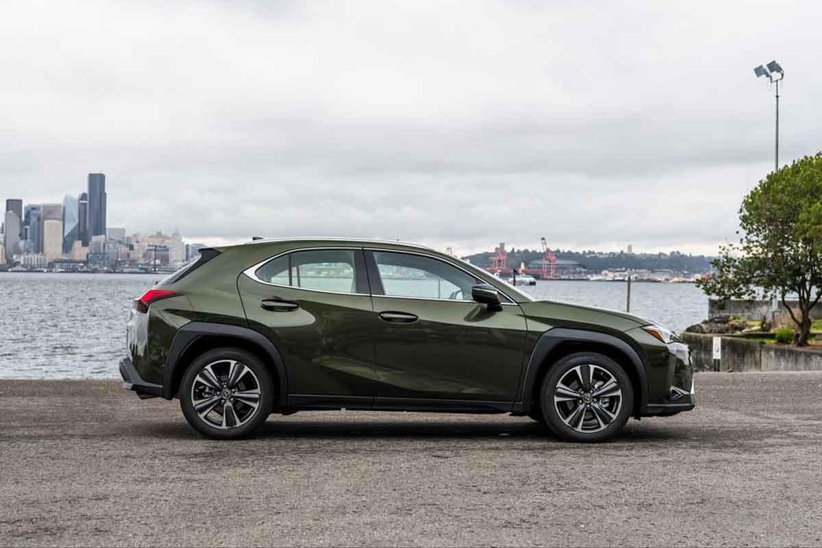 StriveME - سيارات لكزس ux 2021 اسعارها ومواصفاتها بالامارات